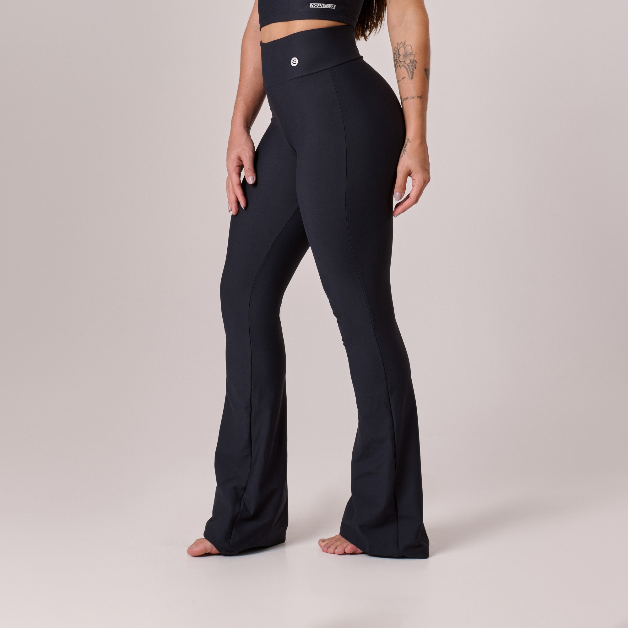 Calça Flare Preta - Água e Luz